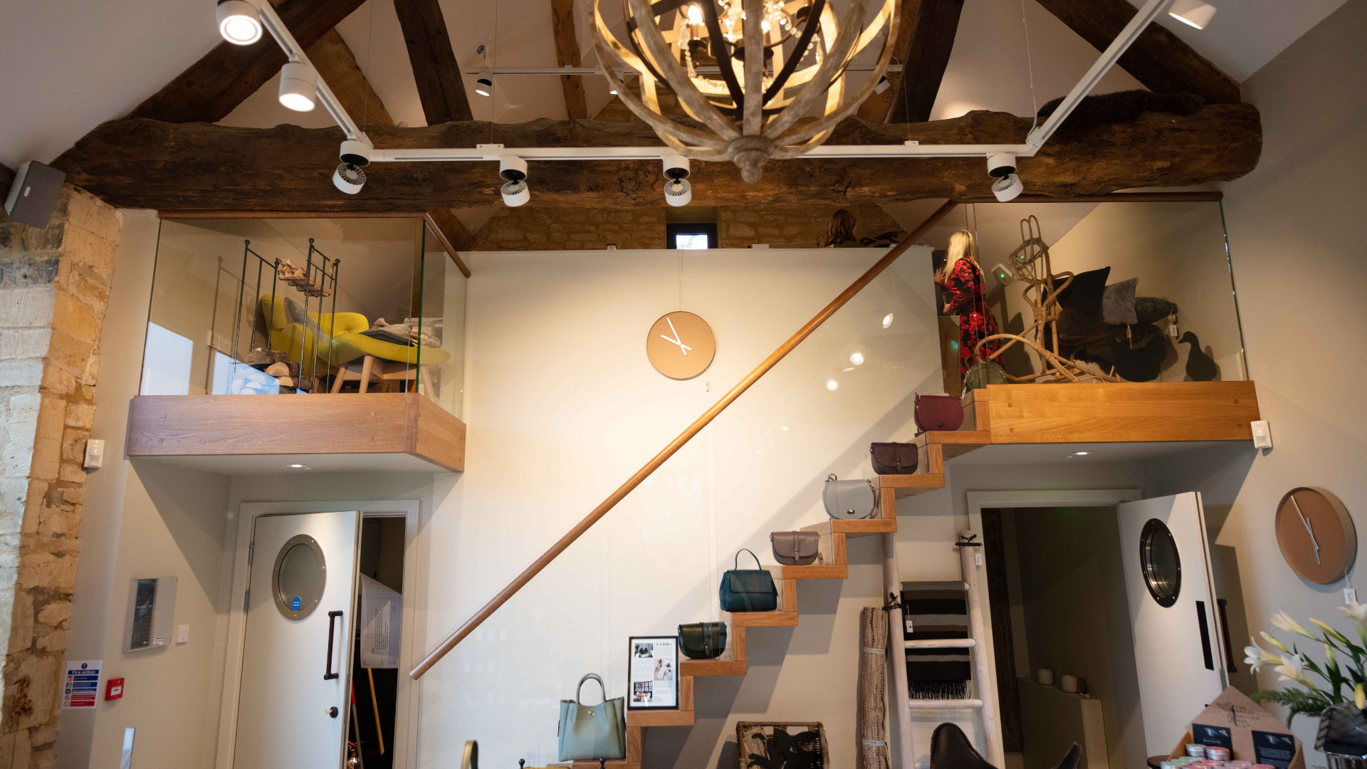 Retail | Lightmaster Gallery